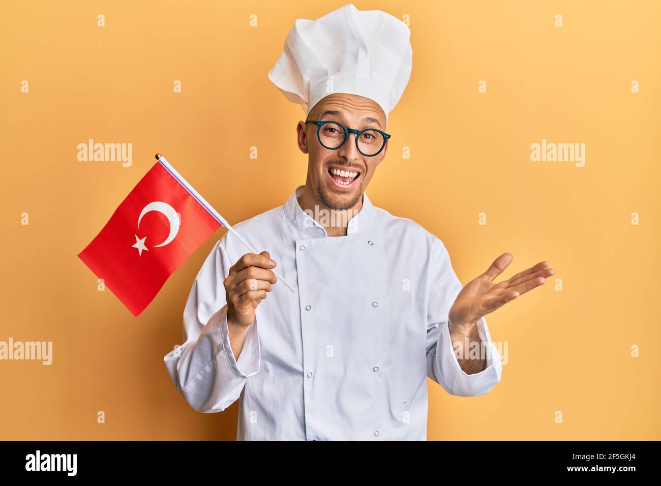 Turkish guy celebrating turkey flag hi-res stock photography and images ...