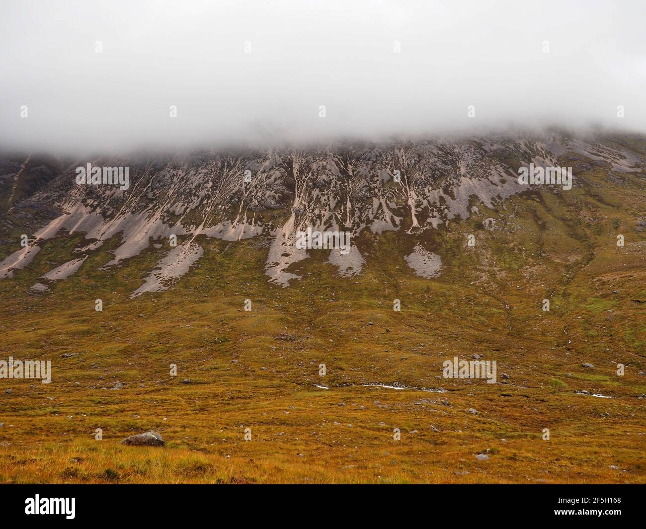 Cap cloud mountain hi-res stock photography and images - Alamy