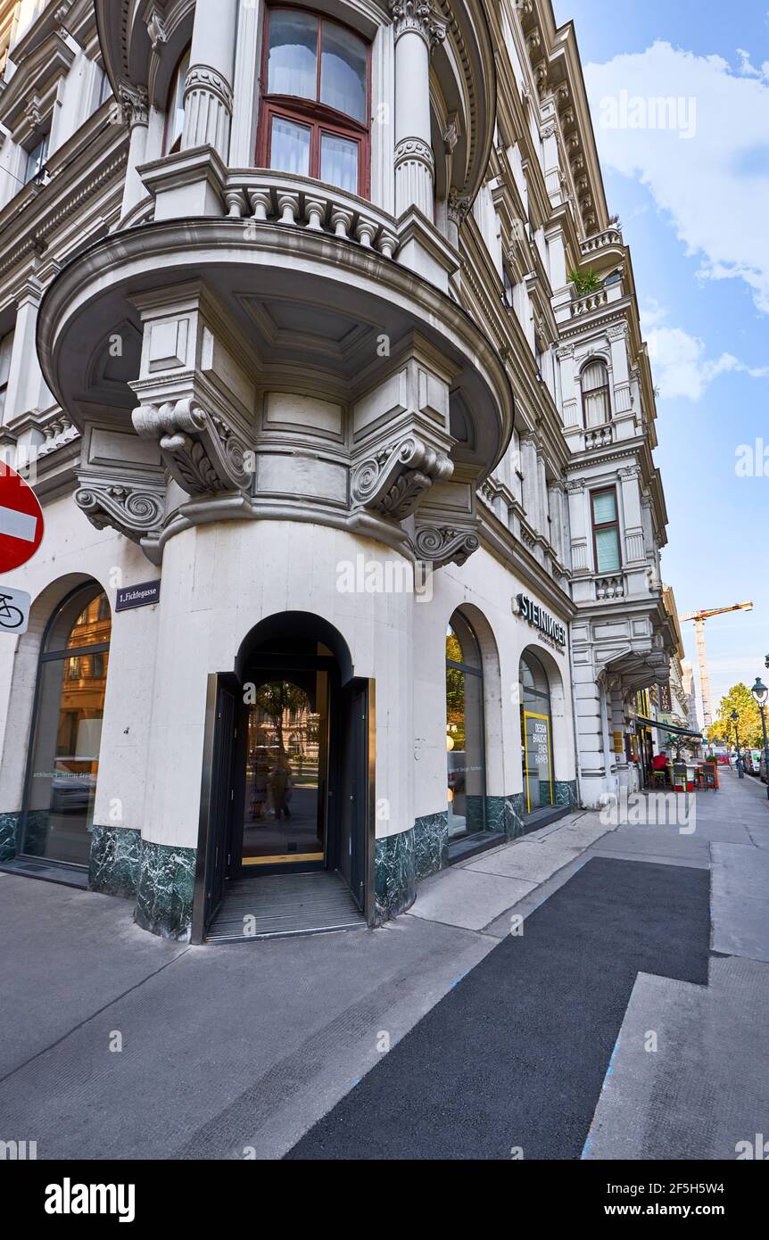Street life of Vienna Stock Photo - Alamy