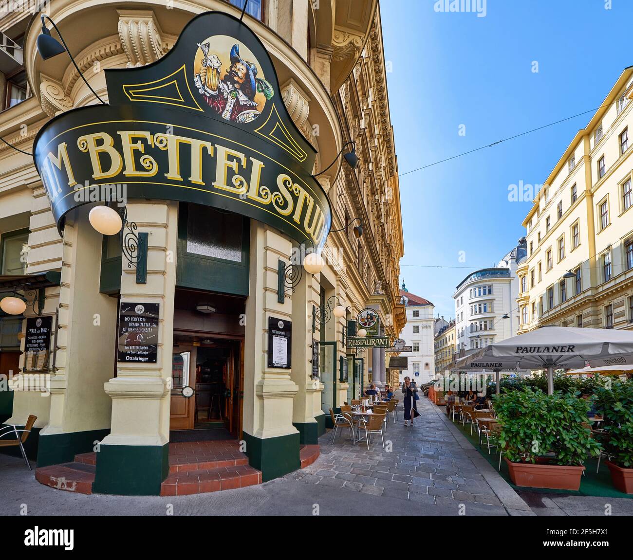 Street life of Vienna Stock Photo - Alamy