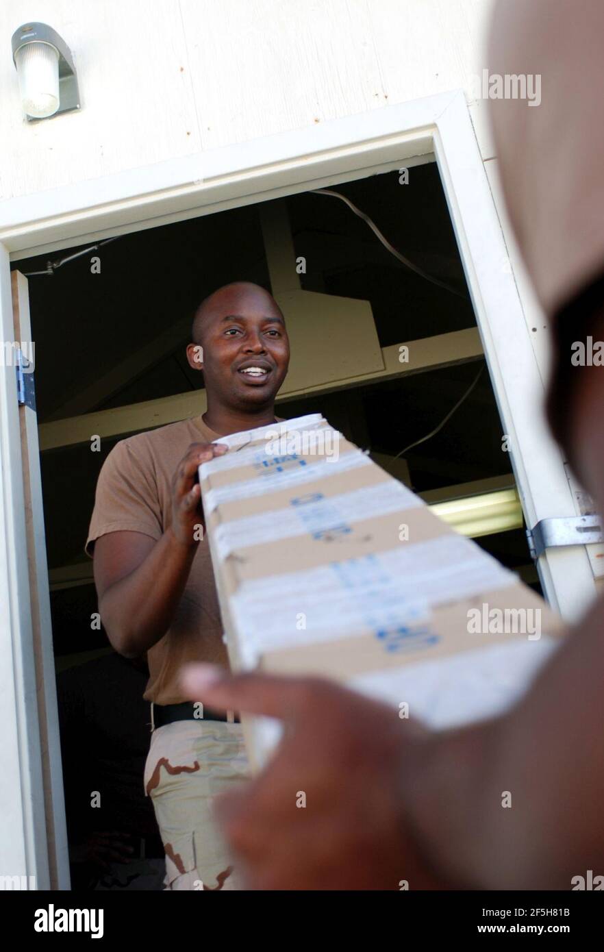 Mailman snow hi-res stock photography and images - Alamy