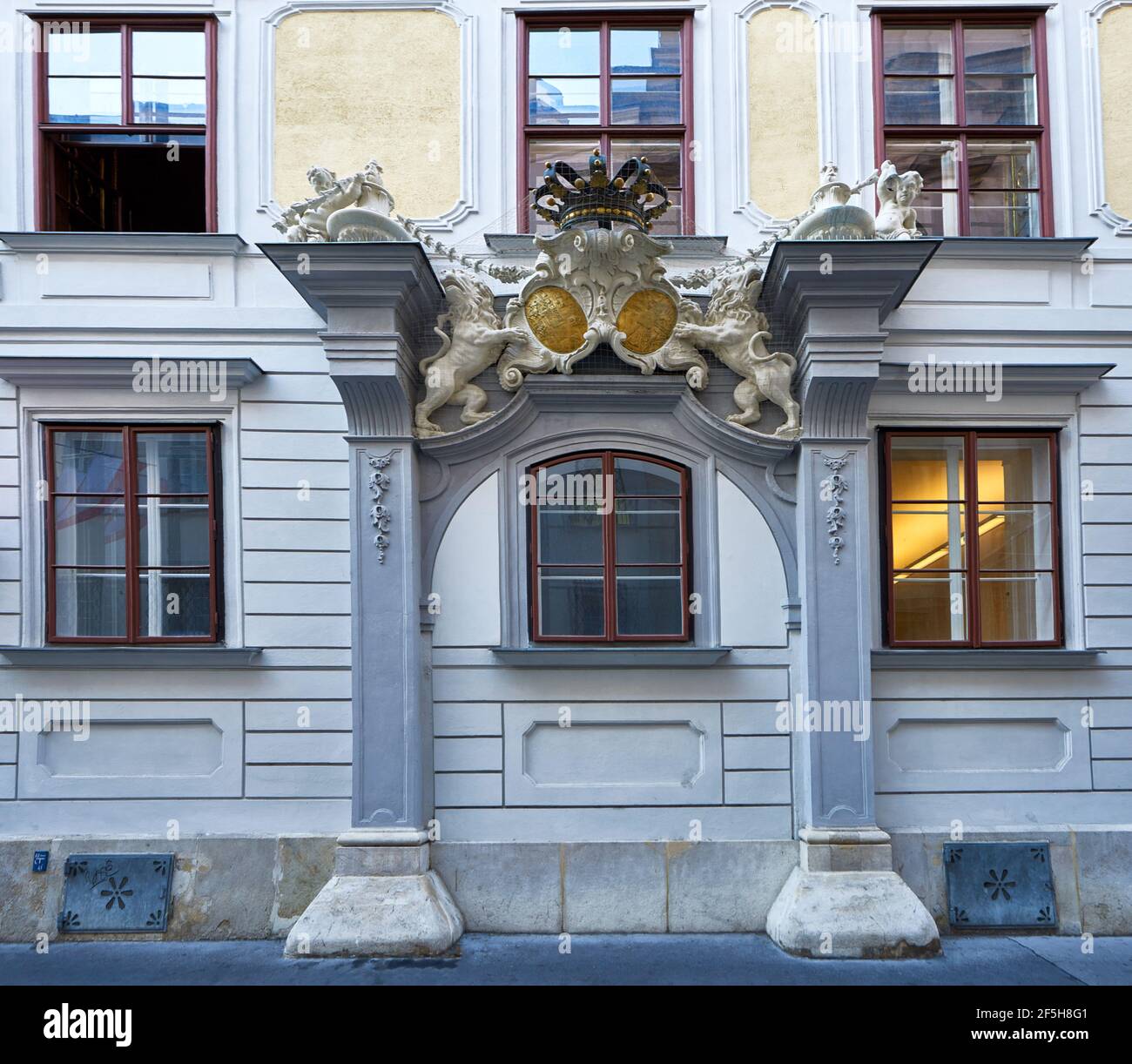 Street life of Vienna Stock Photo - Alamy