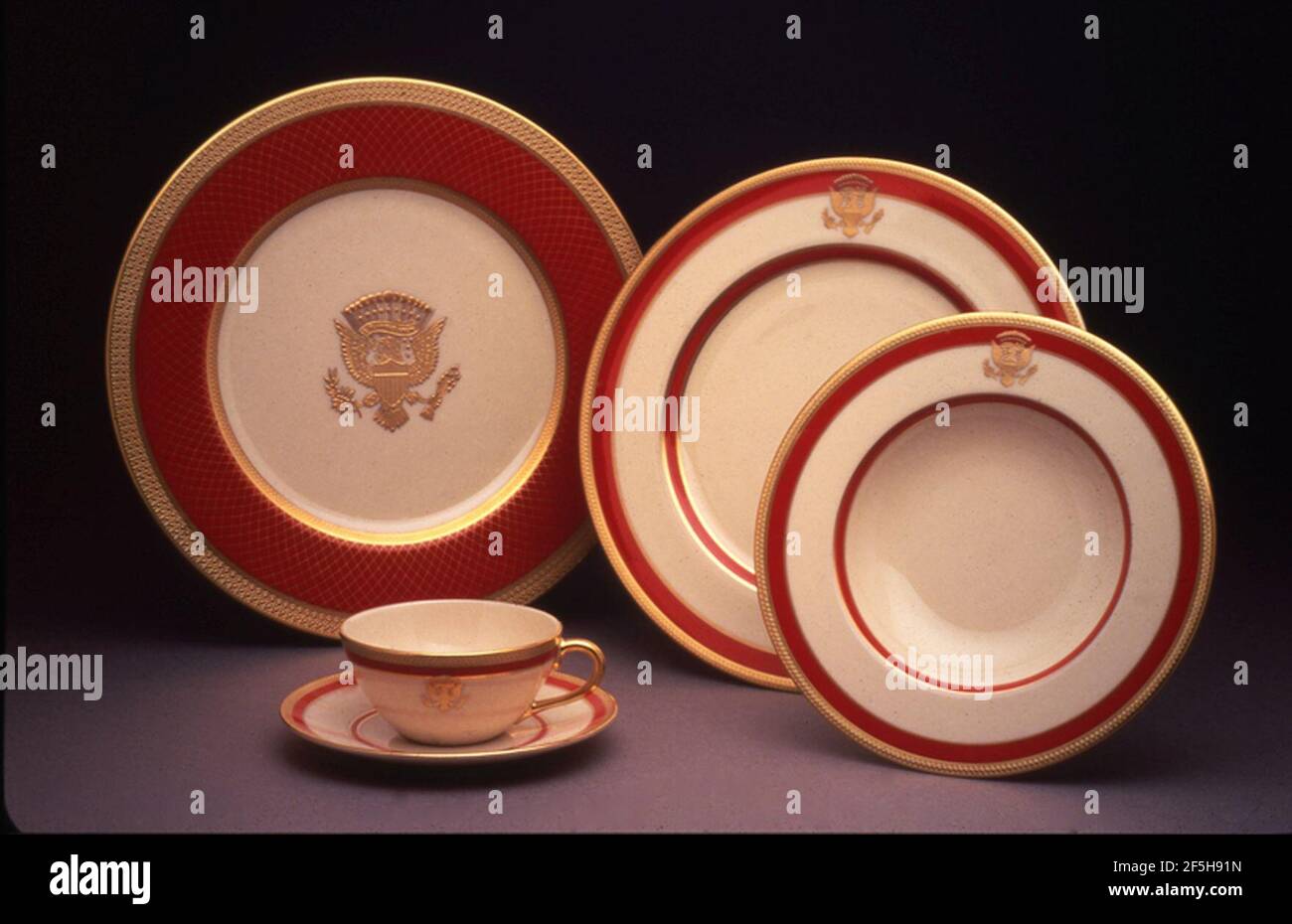 Reagan presidential china service 1982 Stock Photo - Alamy