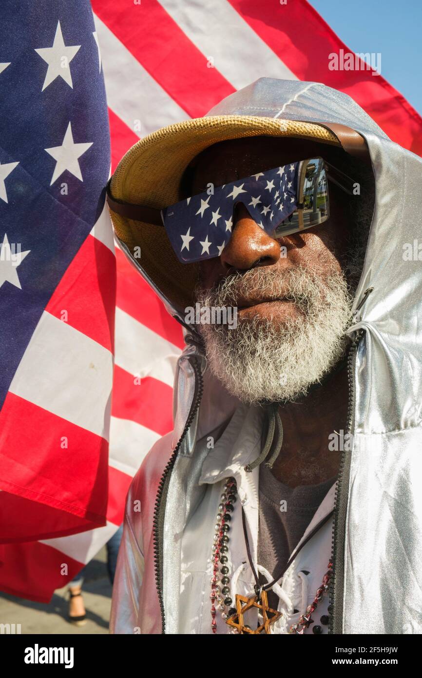 Activist and advocate for the homeless Ted Hayes. Venice Beach, Los ...