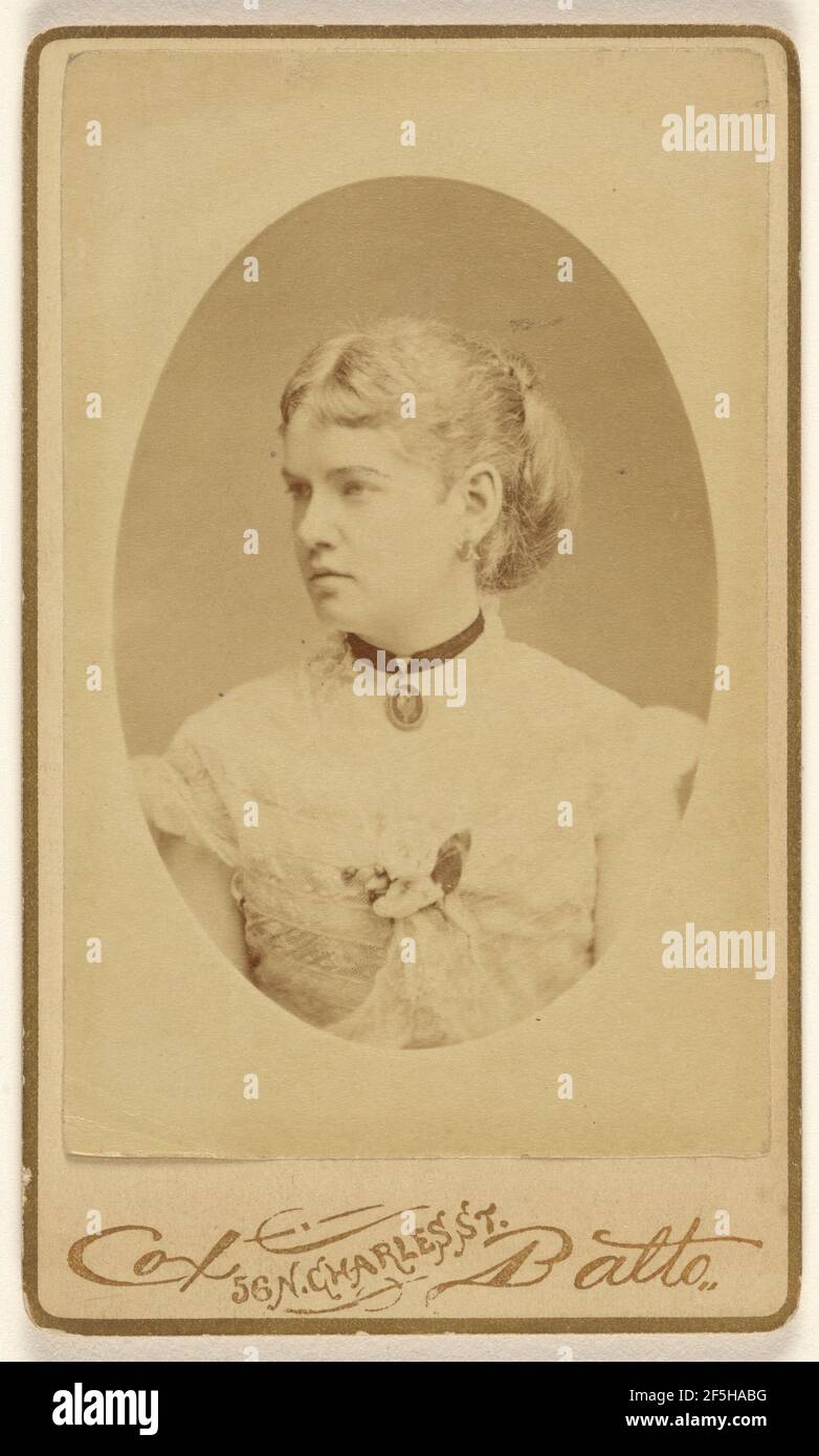 Woman elegant neck profile studio hi-res stock photography and images ...