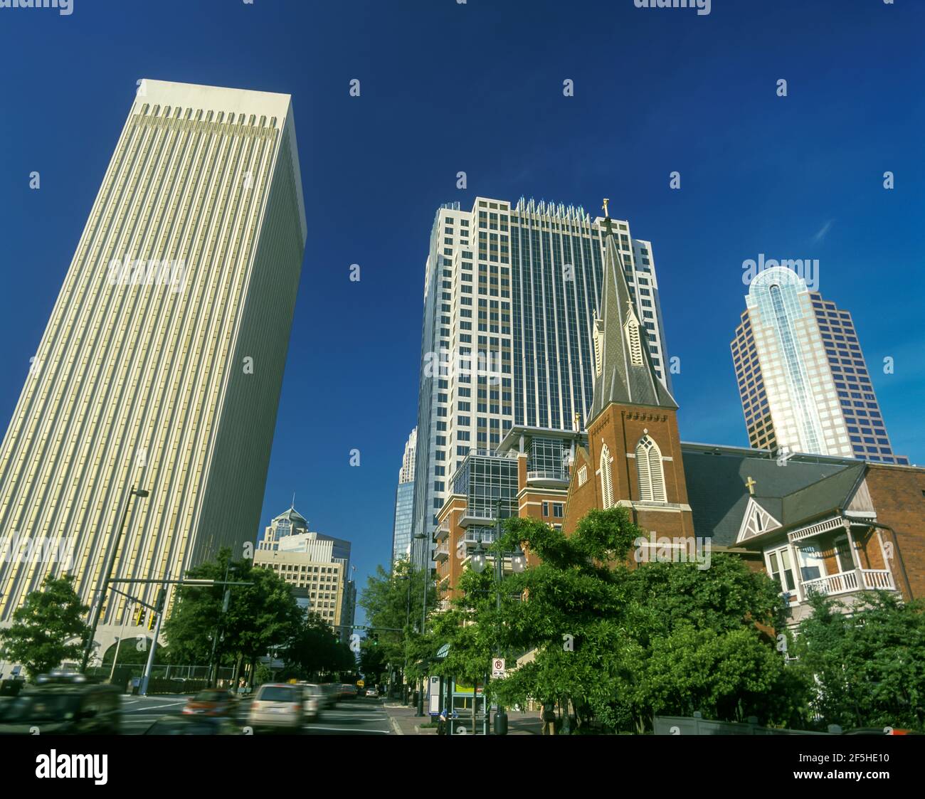Street scene early 2000s hi-res stock photography and images - Alamy