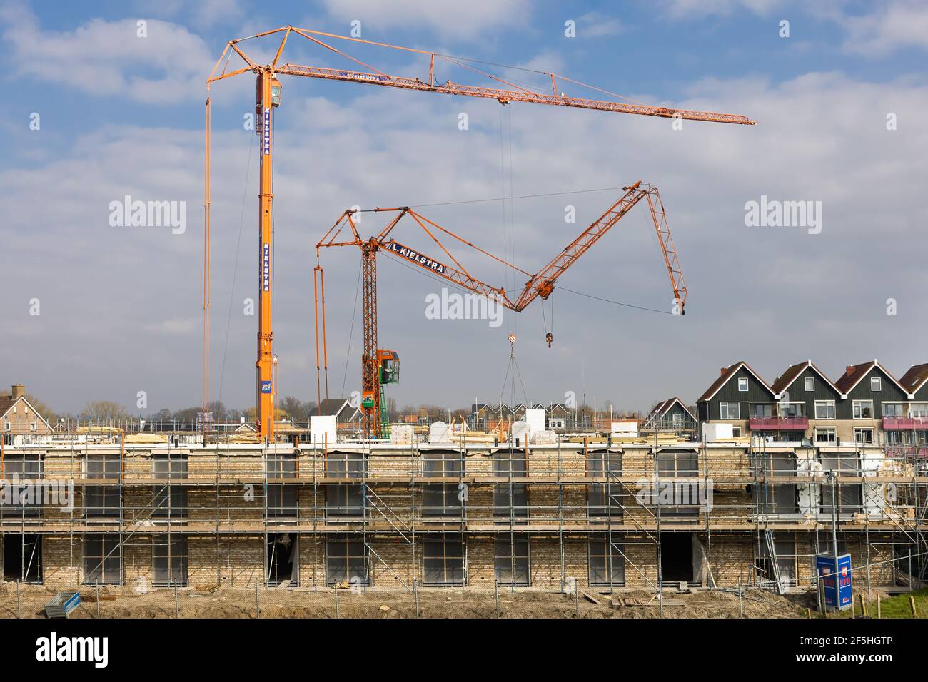 Mobile tower cranes hi-res stock photography and images - Alamy