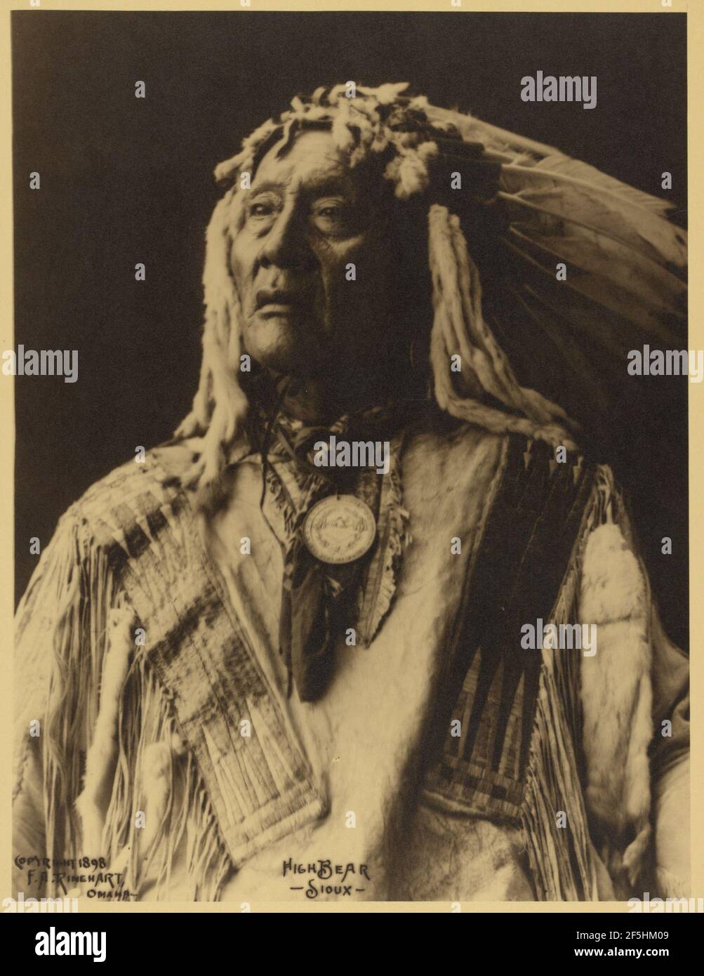 Bear sioux hi-res stock photography and images - Alamy