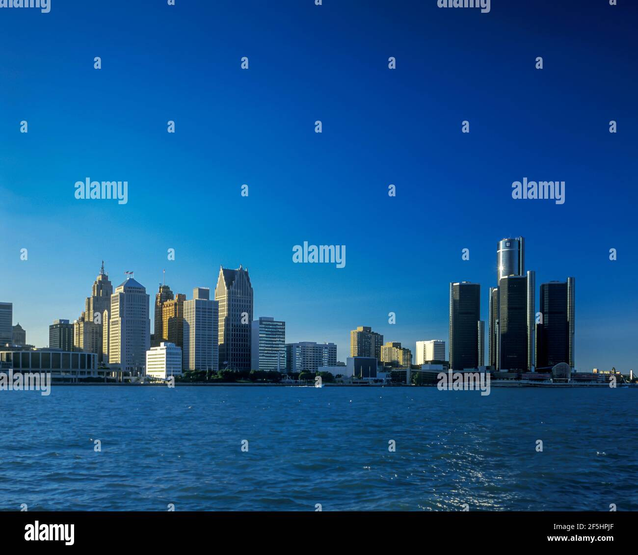 Vintage, detroit skyline hi-res stock photography and images - Alamy