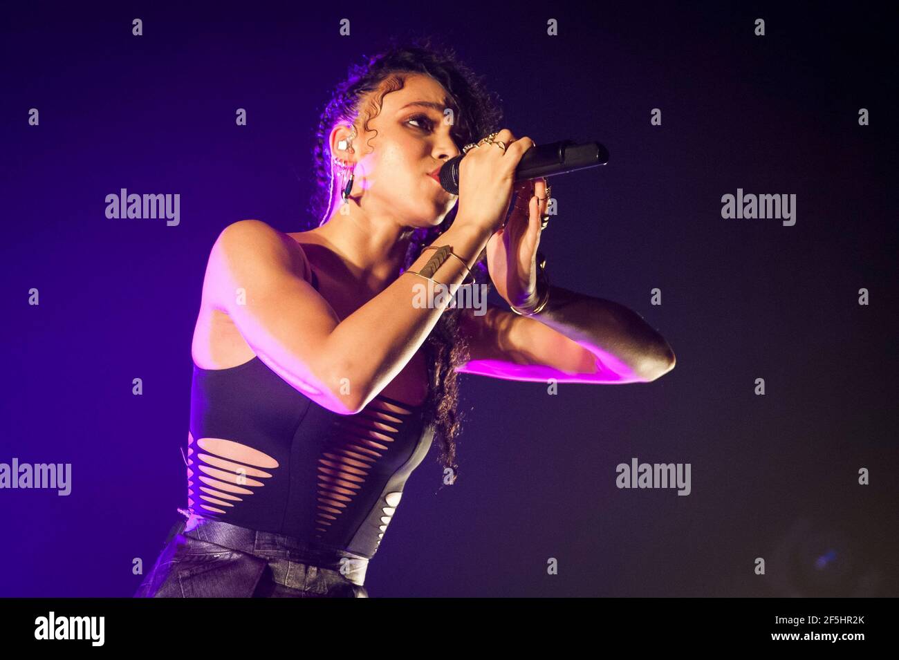 Fka twigs singer hi-res stock photography and images - Alamy