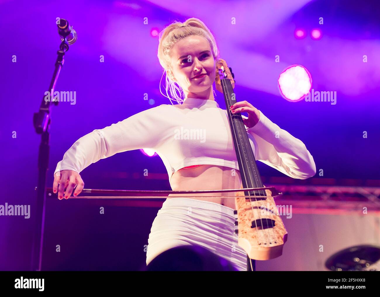 Grace Chatto Live