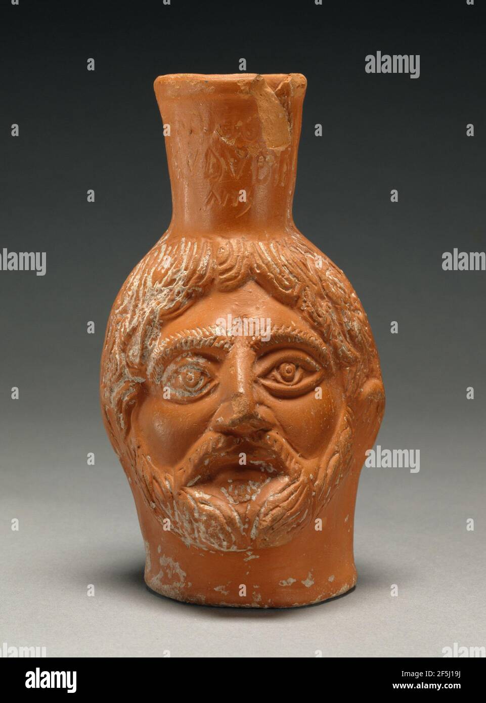 Red slip roman pottery hi-res stock photography and images - Alamy