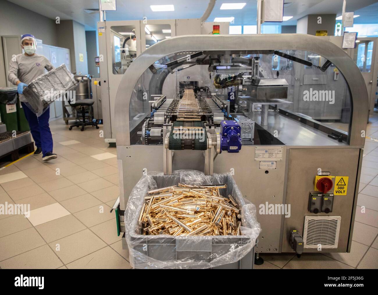 Cosmetics factory hi-res stock photography and images - Alamy