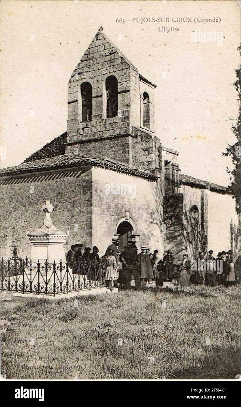 Pujols-sur-ciron Eglise 1 Stock Photo - Alamy