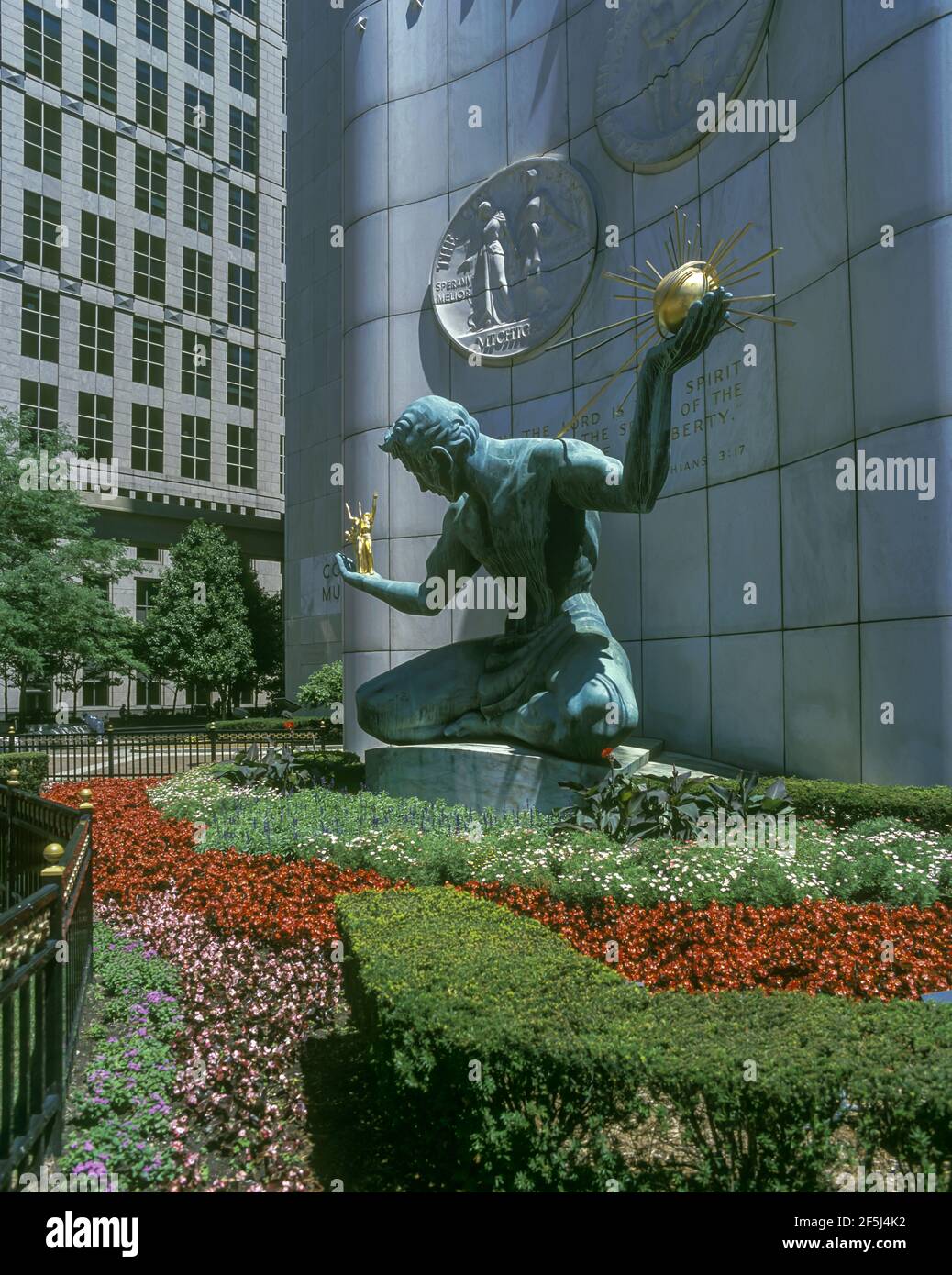 Sculpture statue detroit hi-res stock photography and images - Alamy