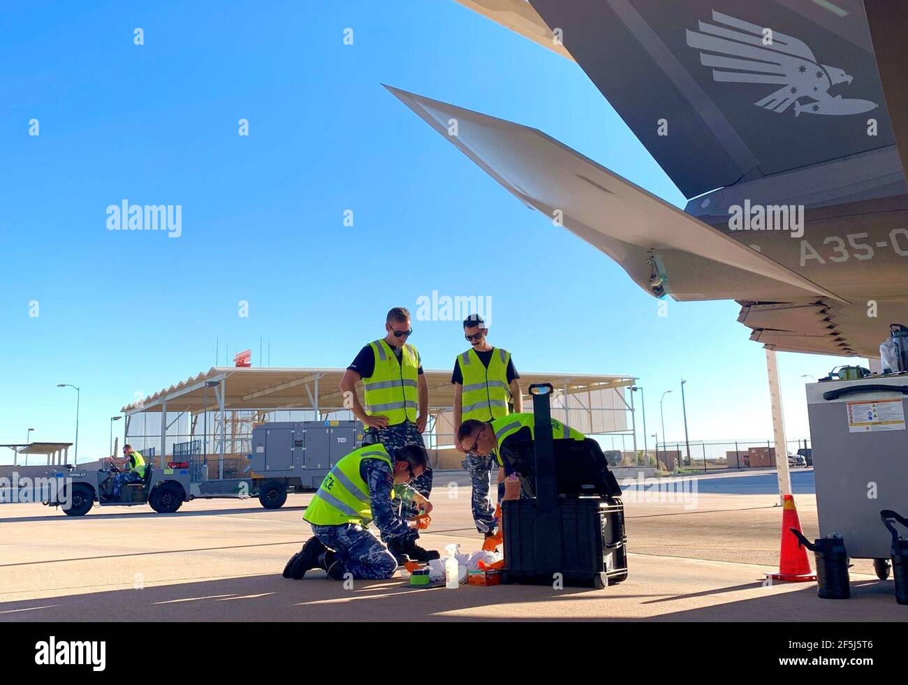 Raaf f 35 hi-res stock photography and images - Alamy