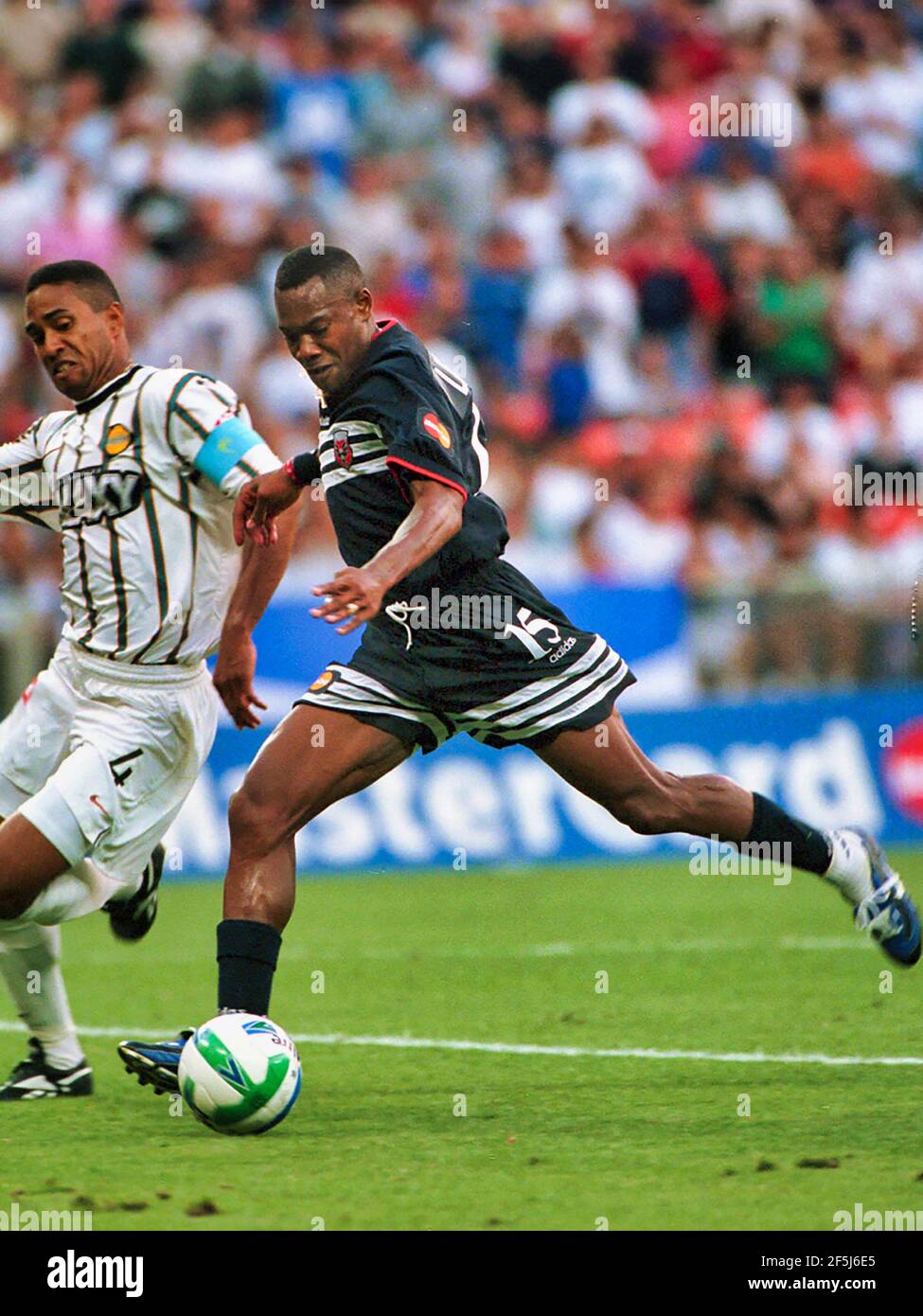 Roy Lassiter of D.C. United in action Stock Photo - Alamy