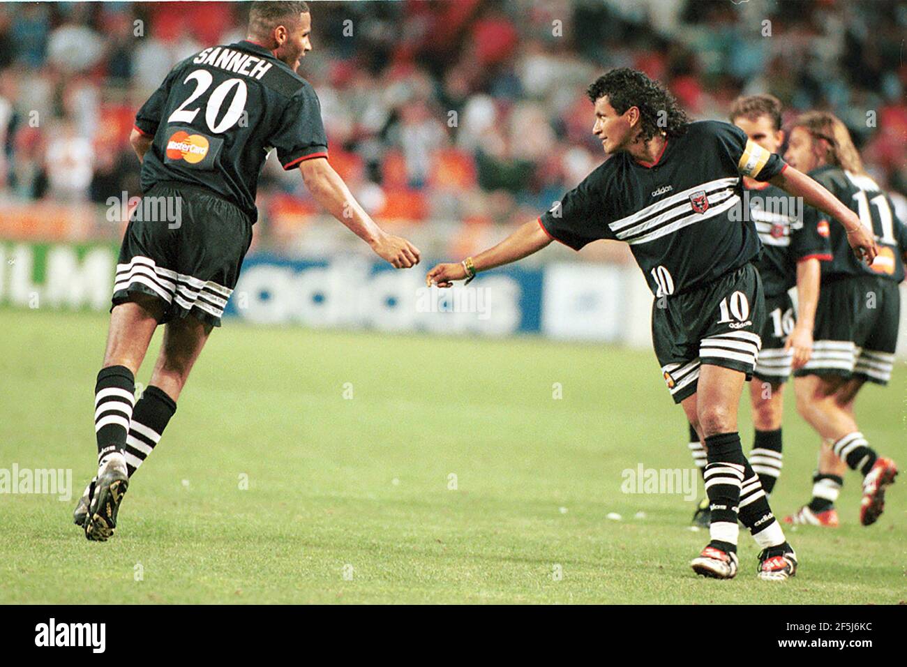 Marco Etcheverry of D.C. United in action Stock Photo - Alamy