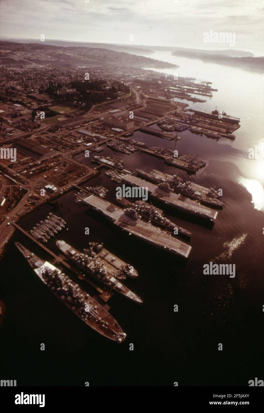 Puget sound shipyard hi-res stock photography and images - Alamy
