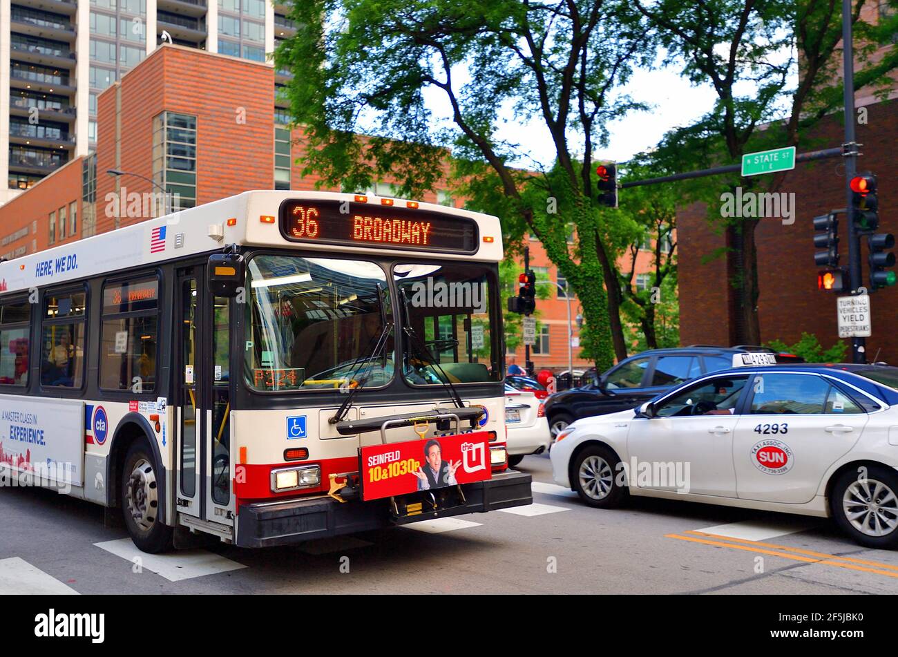 Cta bus chicago hi-res stock photography and images - Alamy