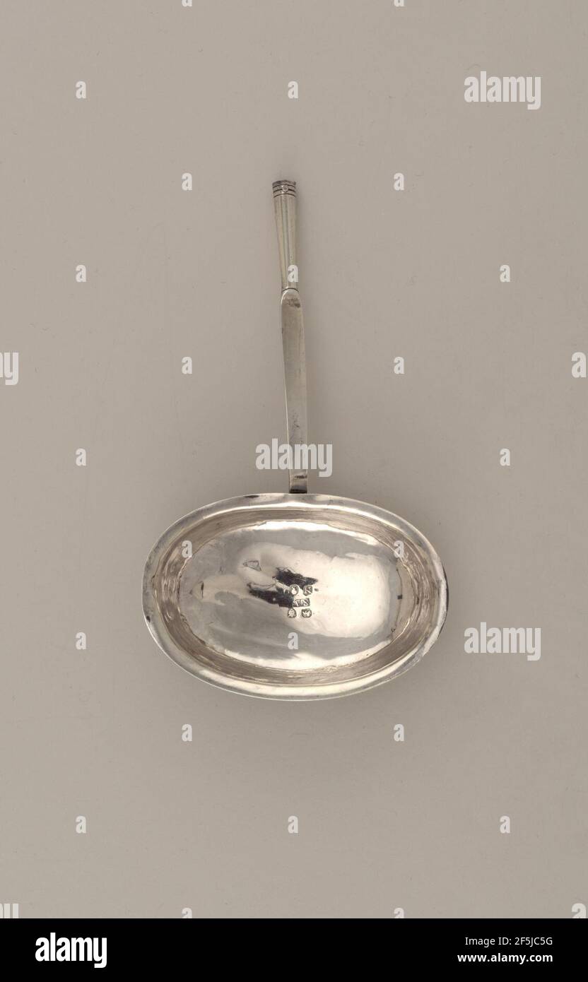 Punch ladle hi-res stock photography and images - Alamy