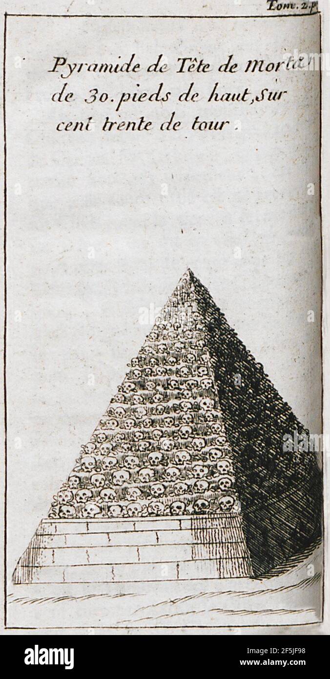 Pyramide de Tête de Mort de 30 pieds de haut, sur cent trente de tour ...