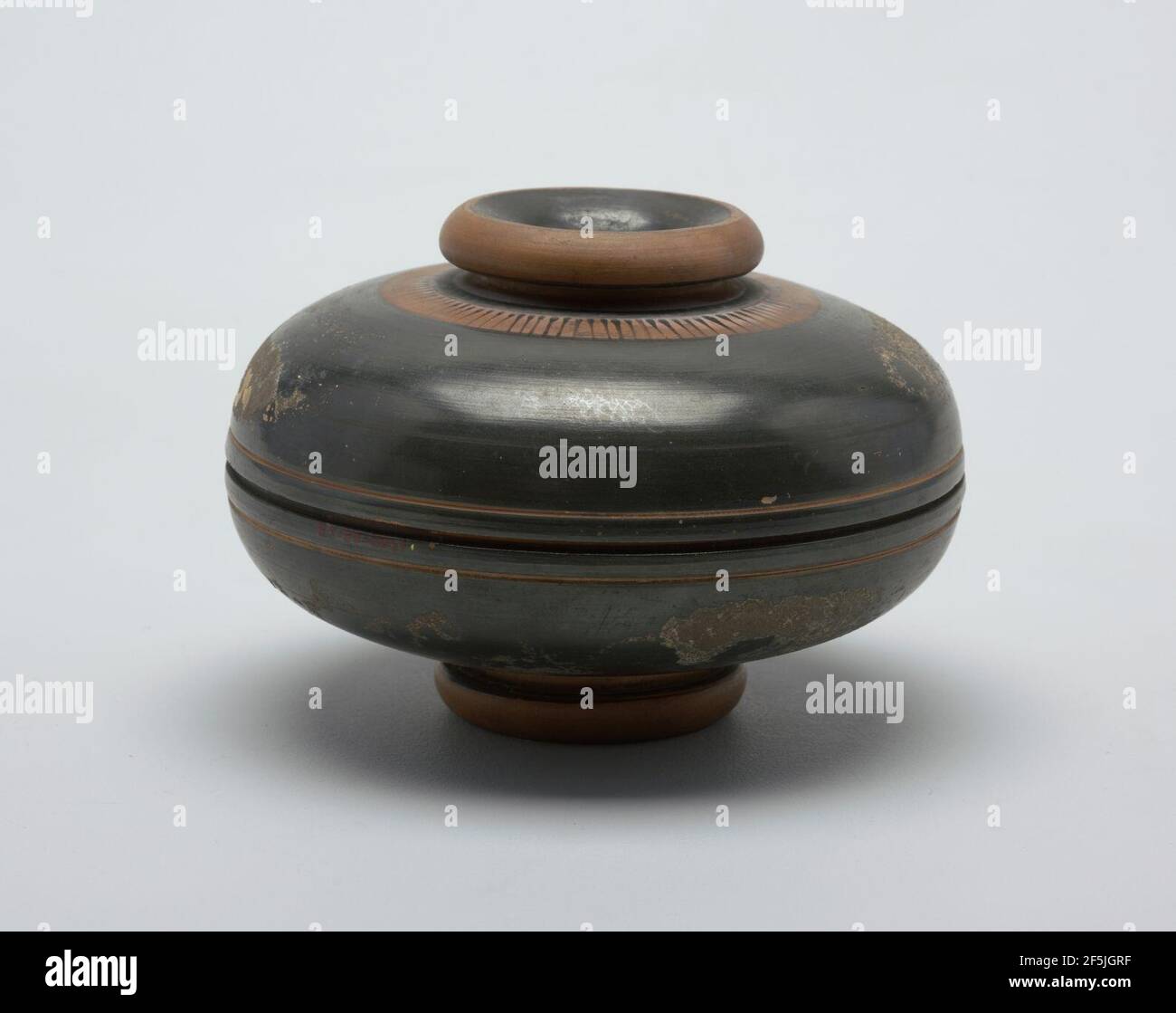 Pyxis And Cover Stock Photo - Alamy
