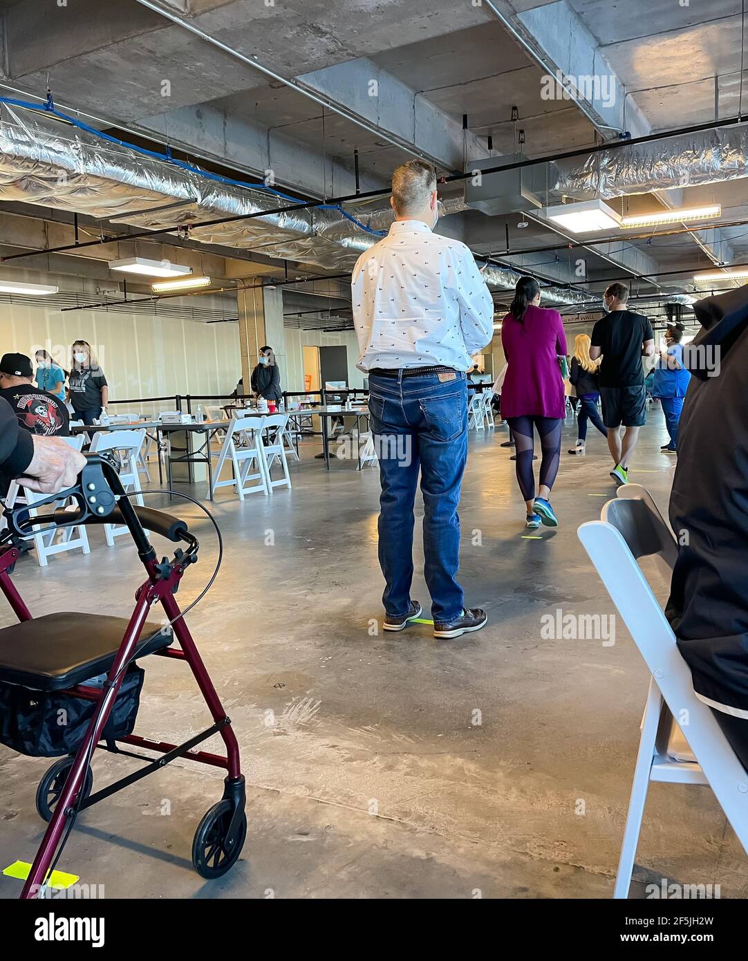 Waiting process hi-res stock photography and images - Alamy