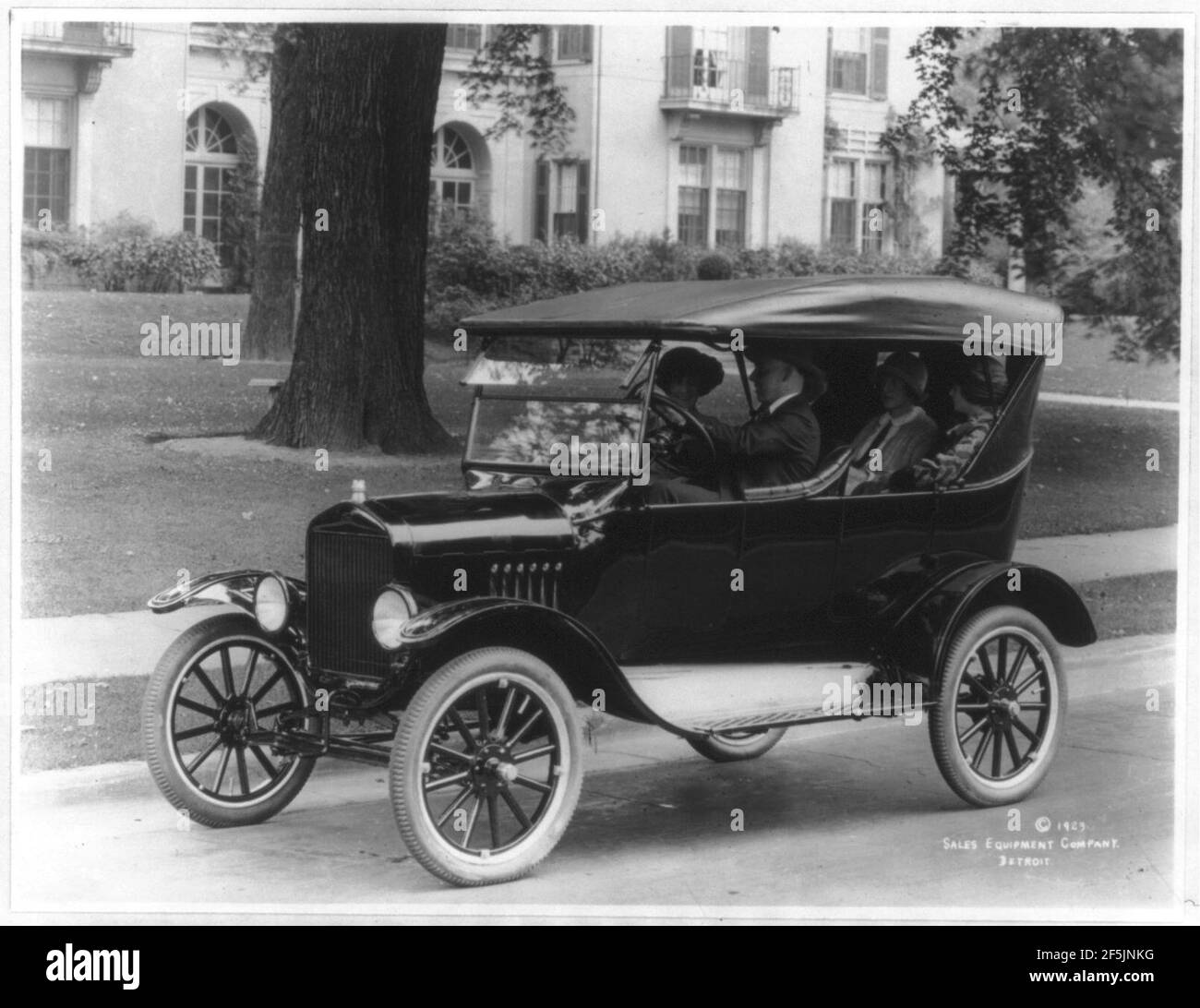 Car front view ford Black and White Stock Photos & Images - Alamy
