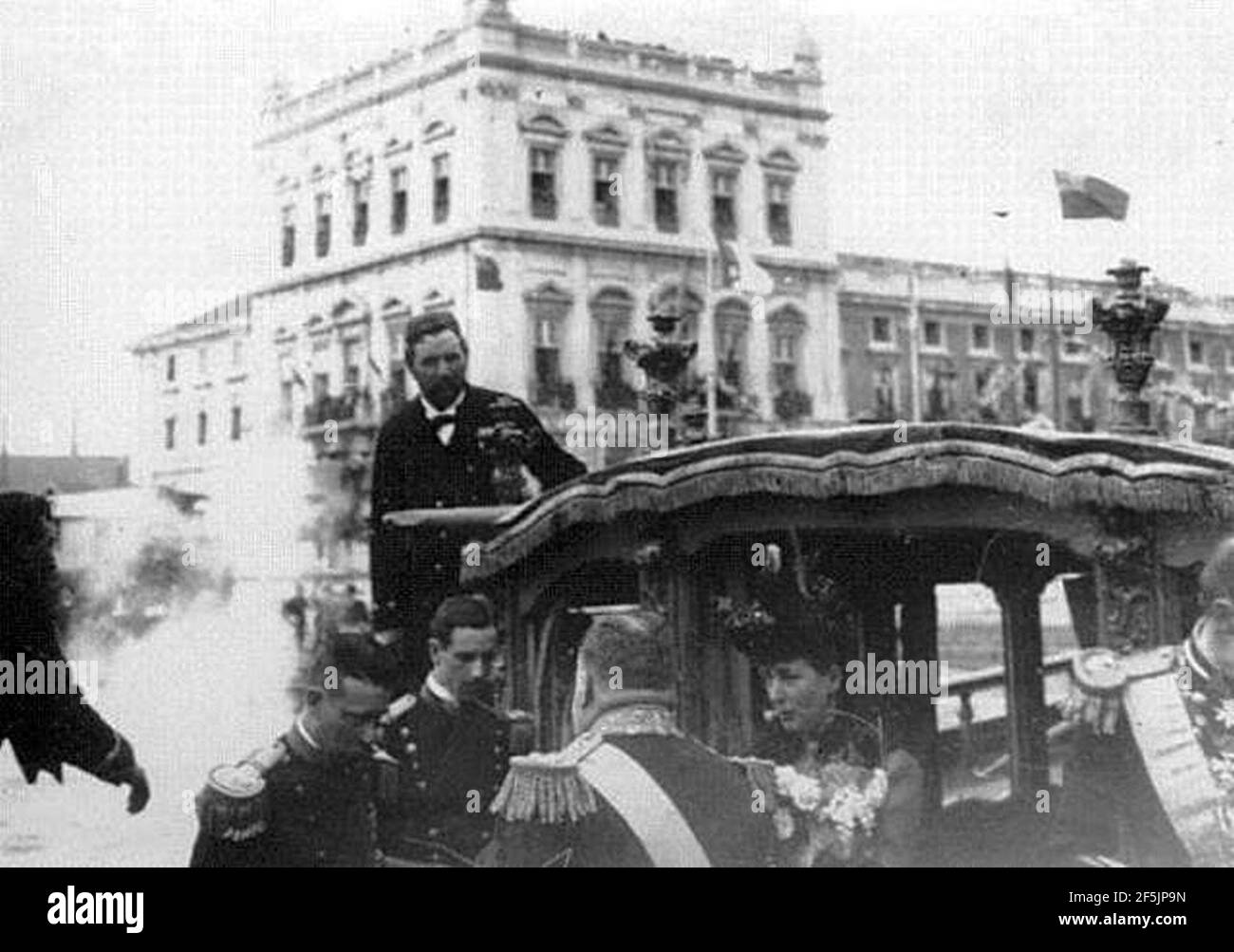 What to do in portugal Black and White Stock Photos & Images - Alamy