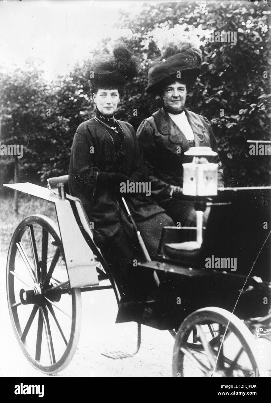 Queen Alexandra of the United Kingdom and Queen Amélia of Portugal ...