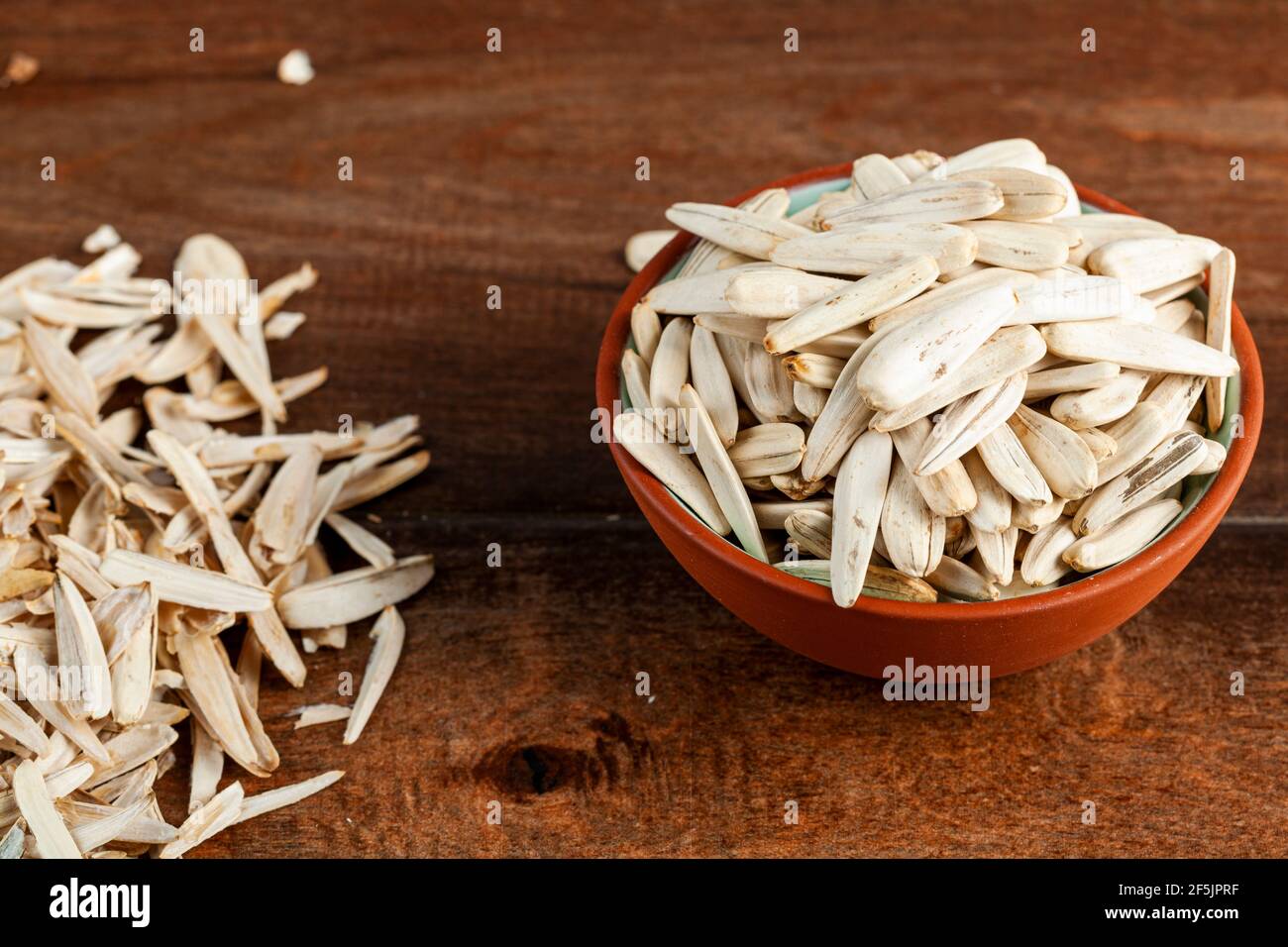 Seeds and shells hi-res stock photography and images - Alamy