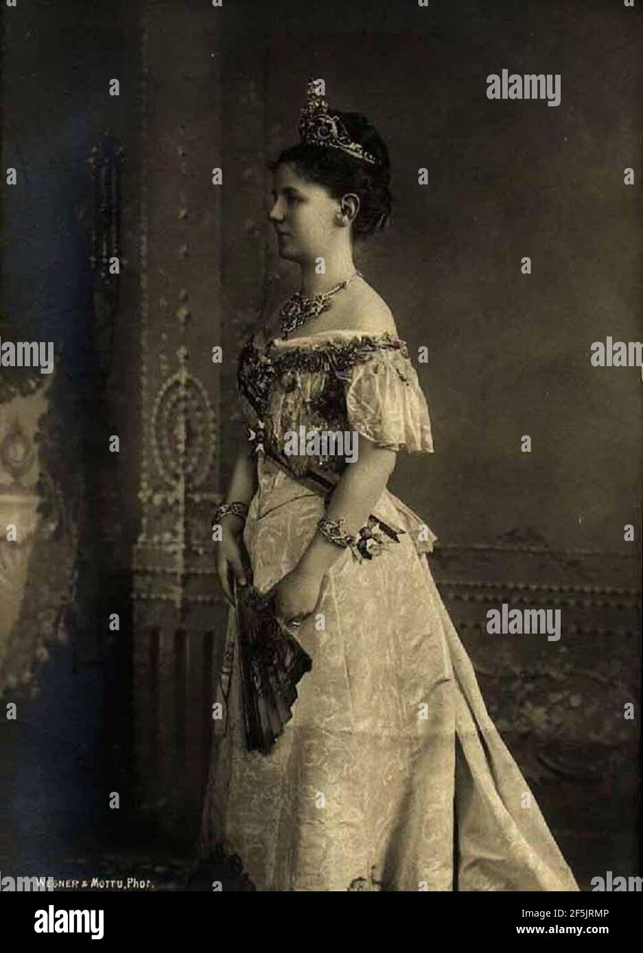 Queen Wilhelmina of the Netherlands in 1901 Stock Photo - Alamy Queen Wilhelmina of the Netherlands in 1901 Stock Photo - Alamy