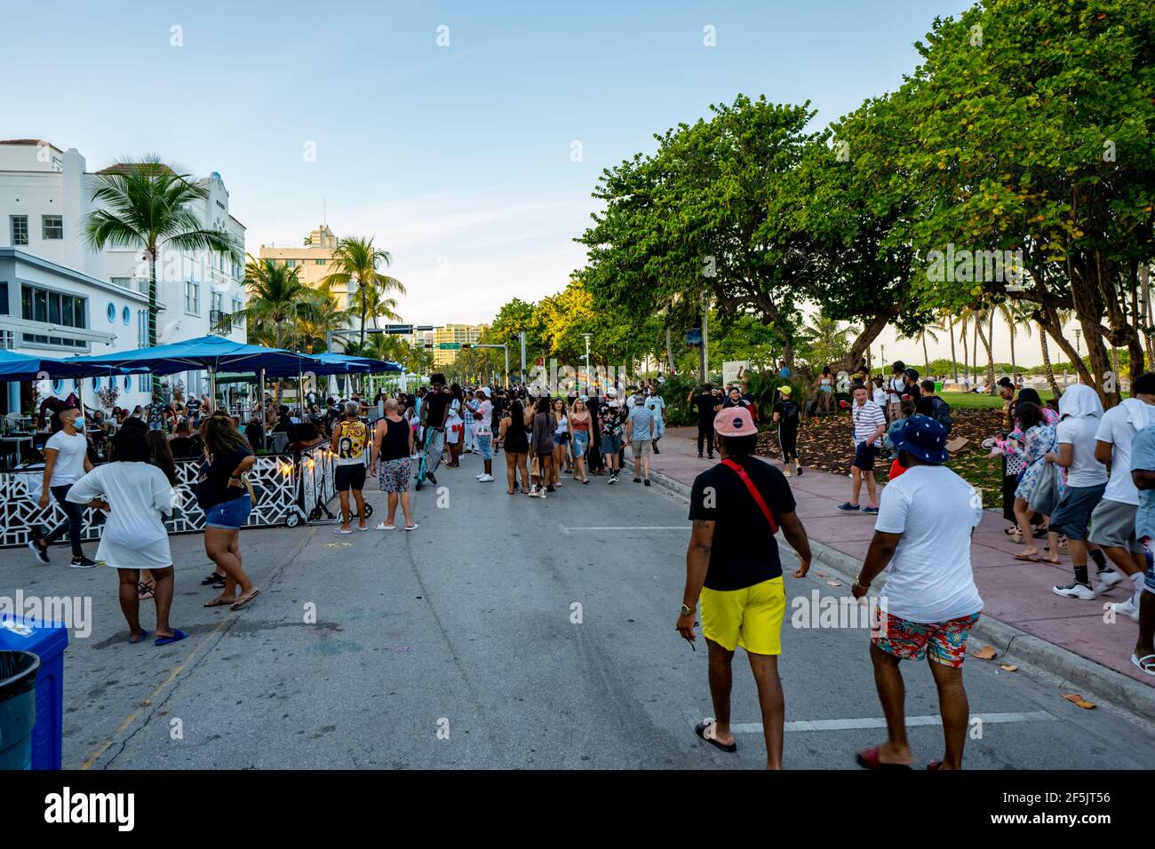 Photo of Spring Break in Miami Beach with police enforced 8pm curfew Stock Photo - Alamy