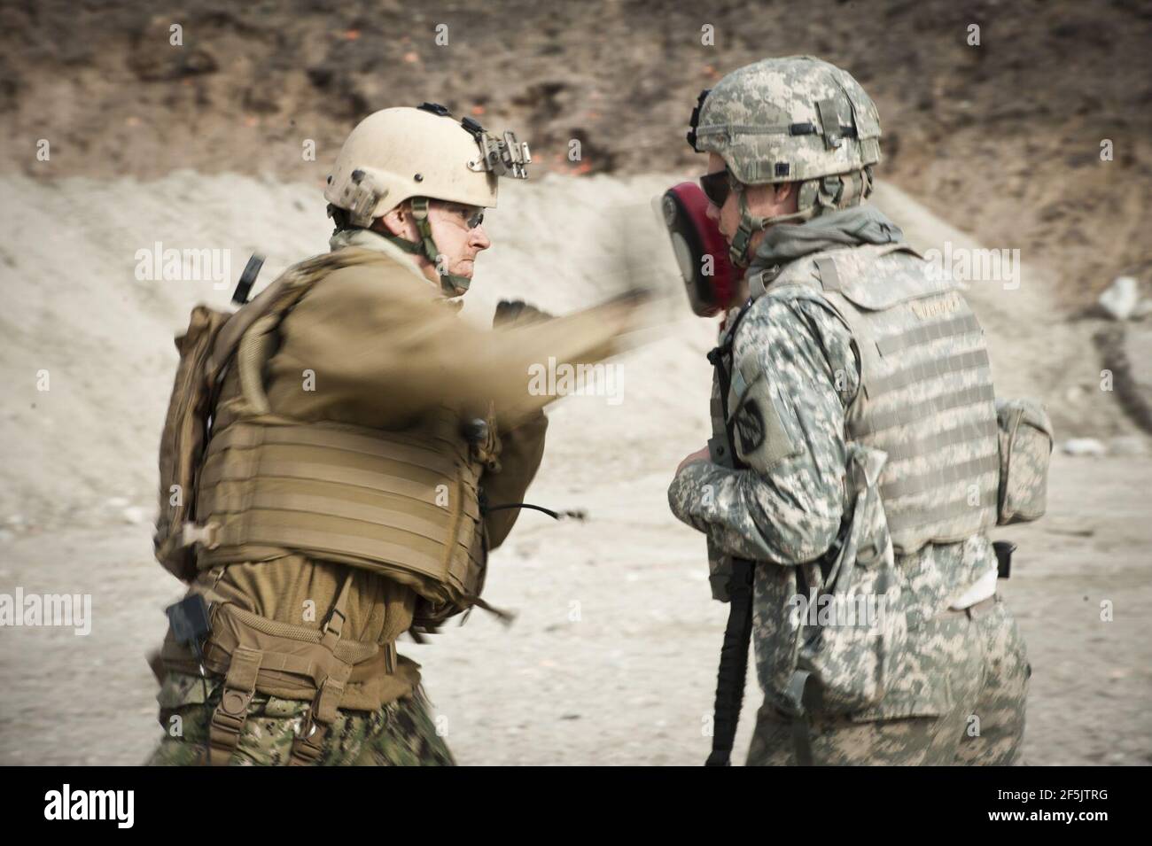 Combat cameraman hi-res stock photography and images - Alamy