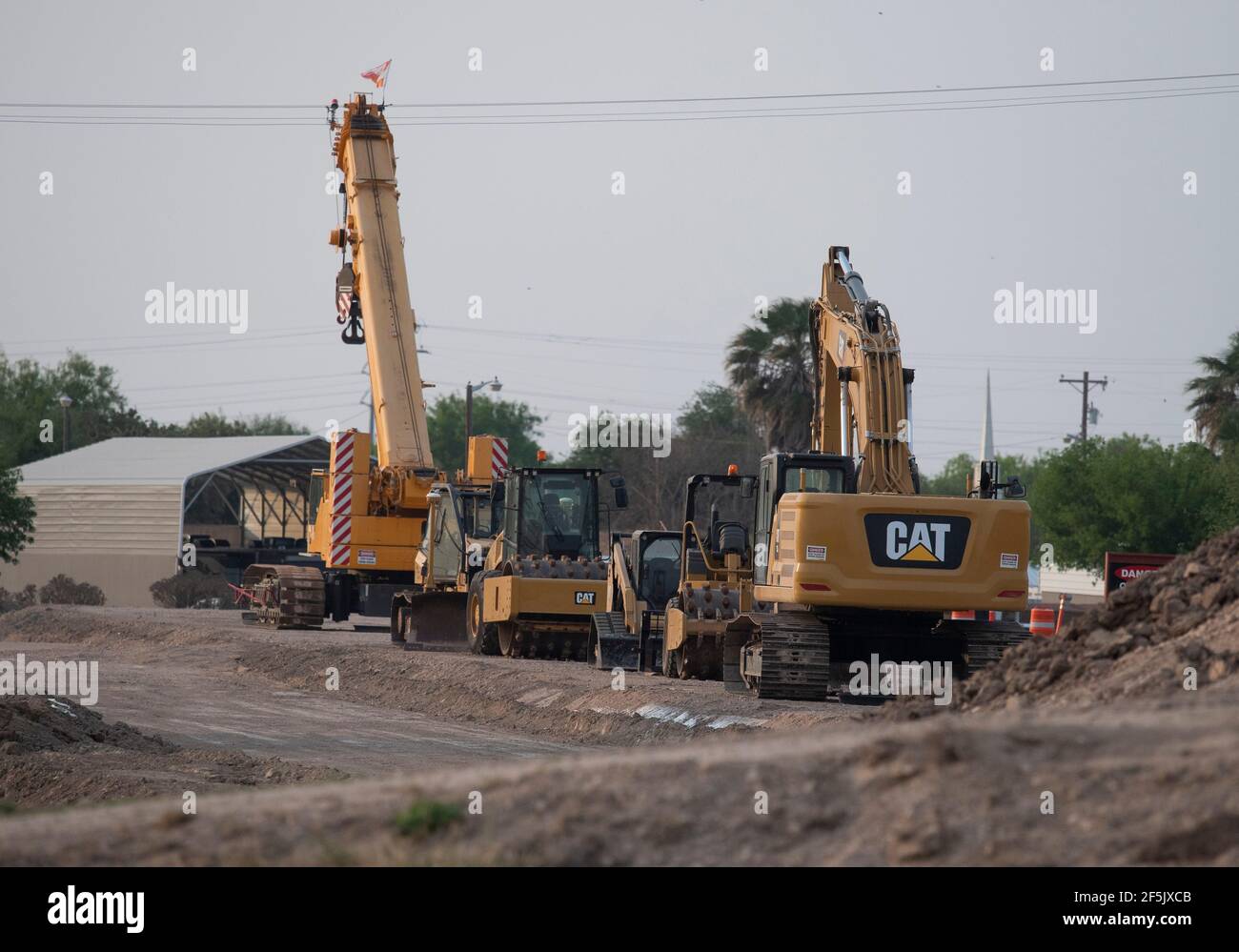 Border construction hi-res stock photography and images - Alamy