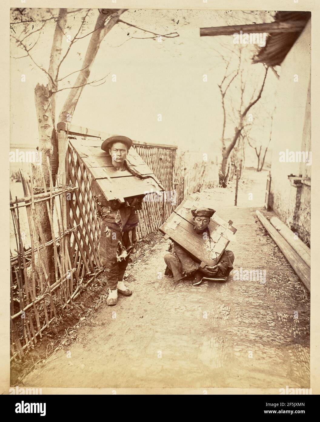 Cangue hi-res stock photography and images - Alamy