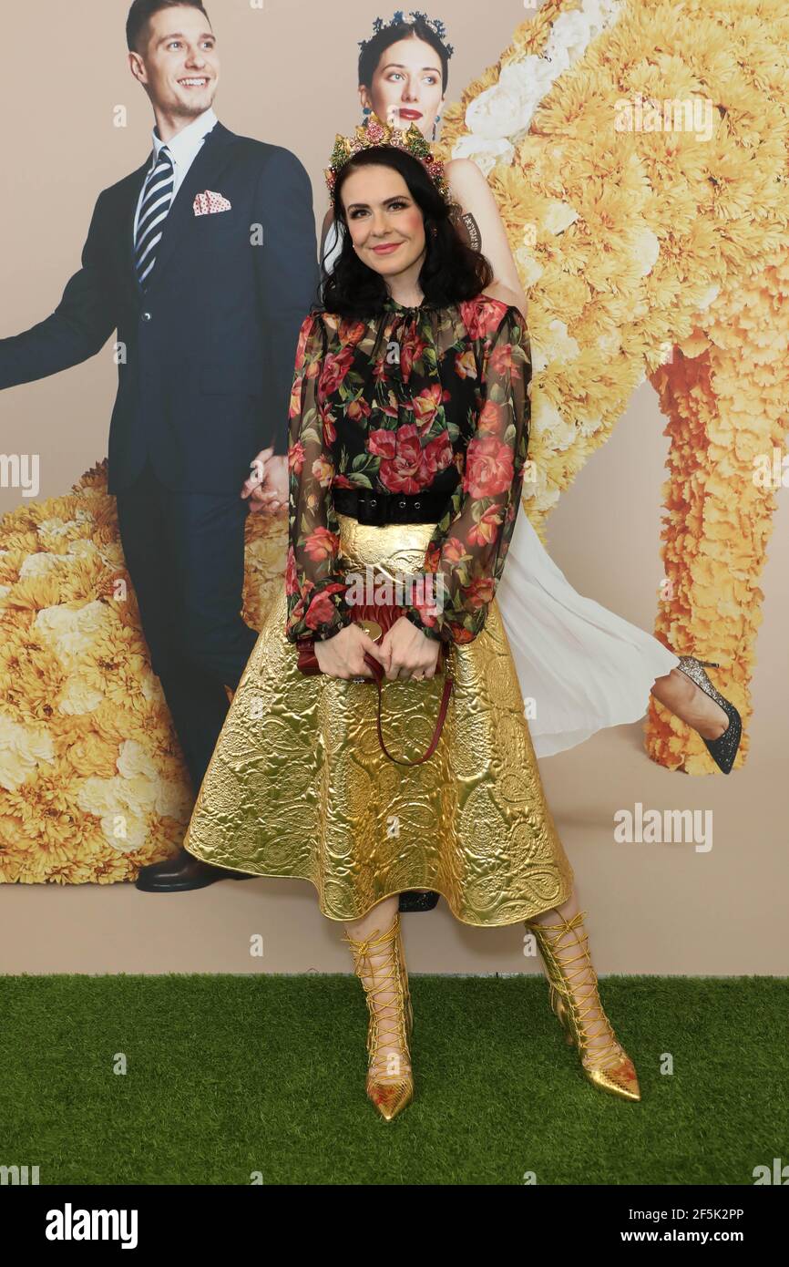 Sydney, Australia. 27th March 2021. Milliner Viktoria Novak arrives at ...