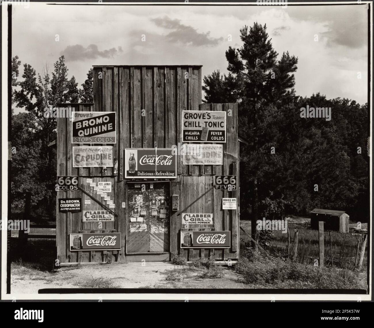 Roadside store between tuscaloosa and greensboro hi-res stock ...