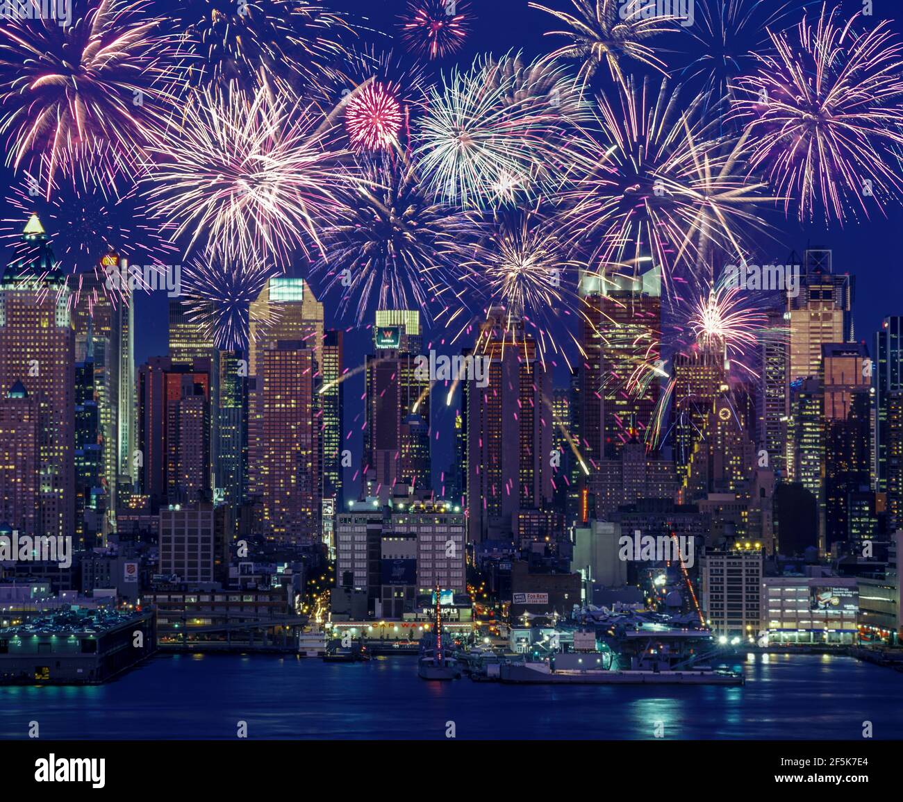 New york city dated night hi-res stock photography and images - Alamy