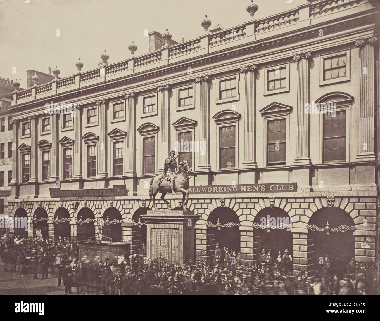 Tontine building hi-res stock photography and images - Alamy