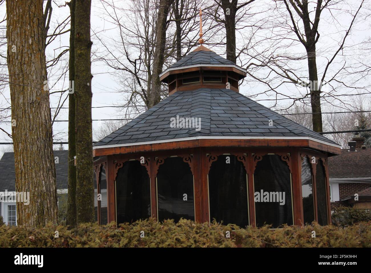 A cottage with a circular dome in one of the home gardens Stock Photo ...