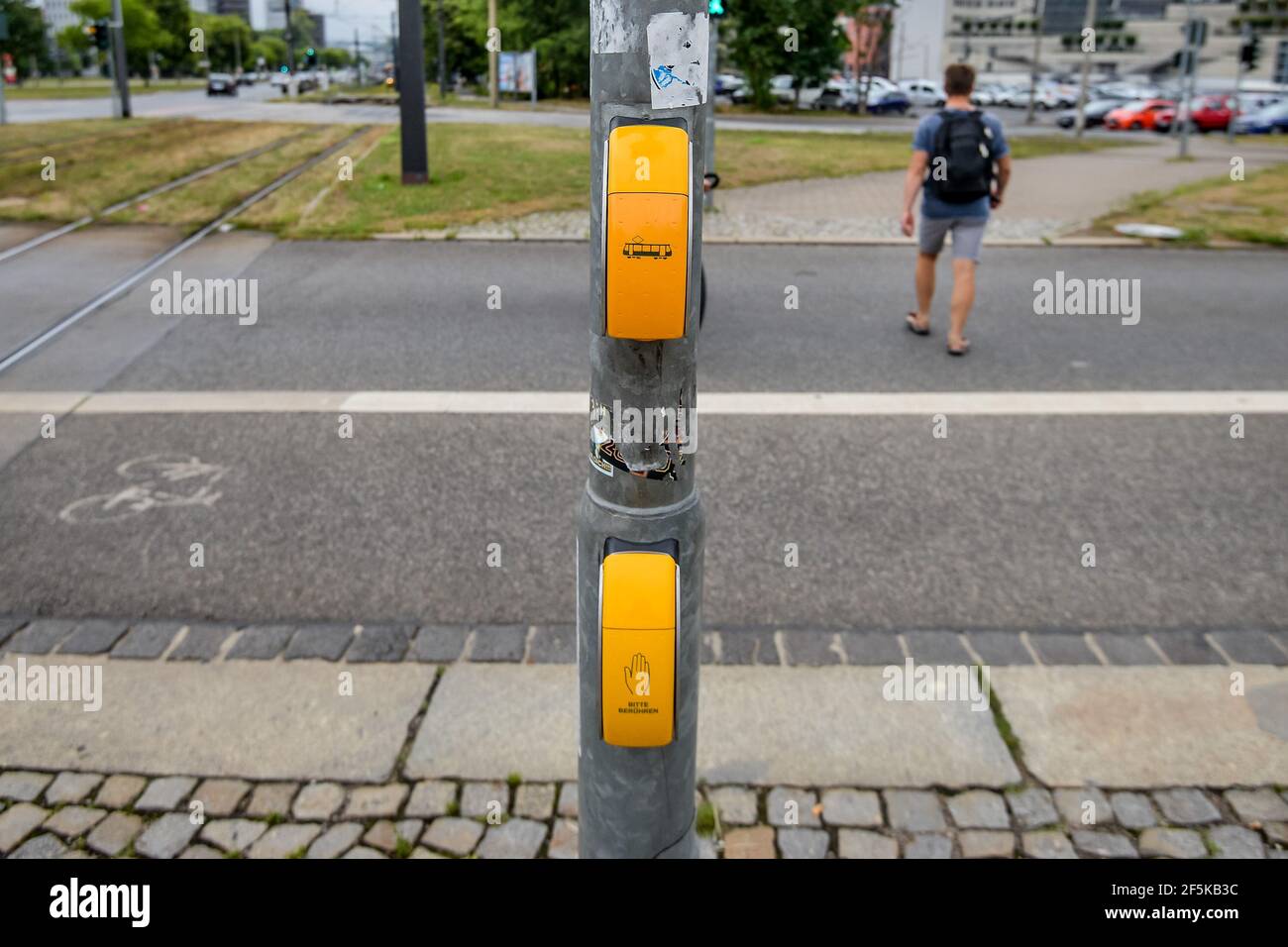 Pedestrian traffic lights germany hi-res stock photography and images ...