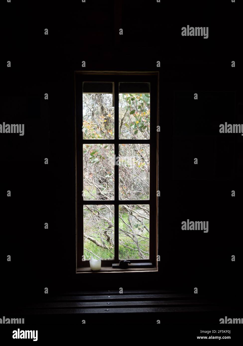 Bluff spur refuge hut hi-res stock photography and images - Alamy