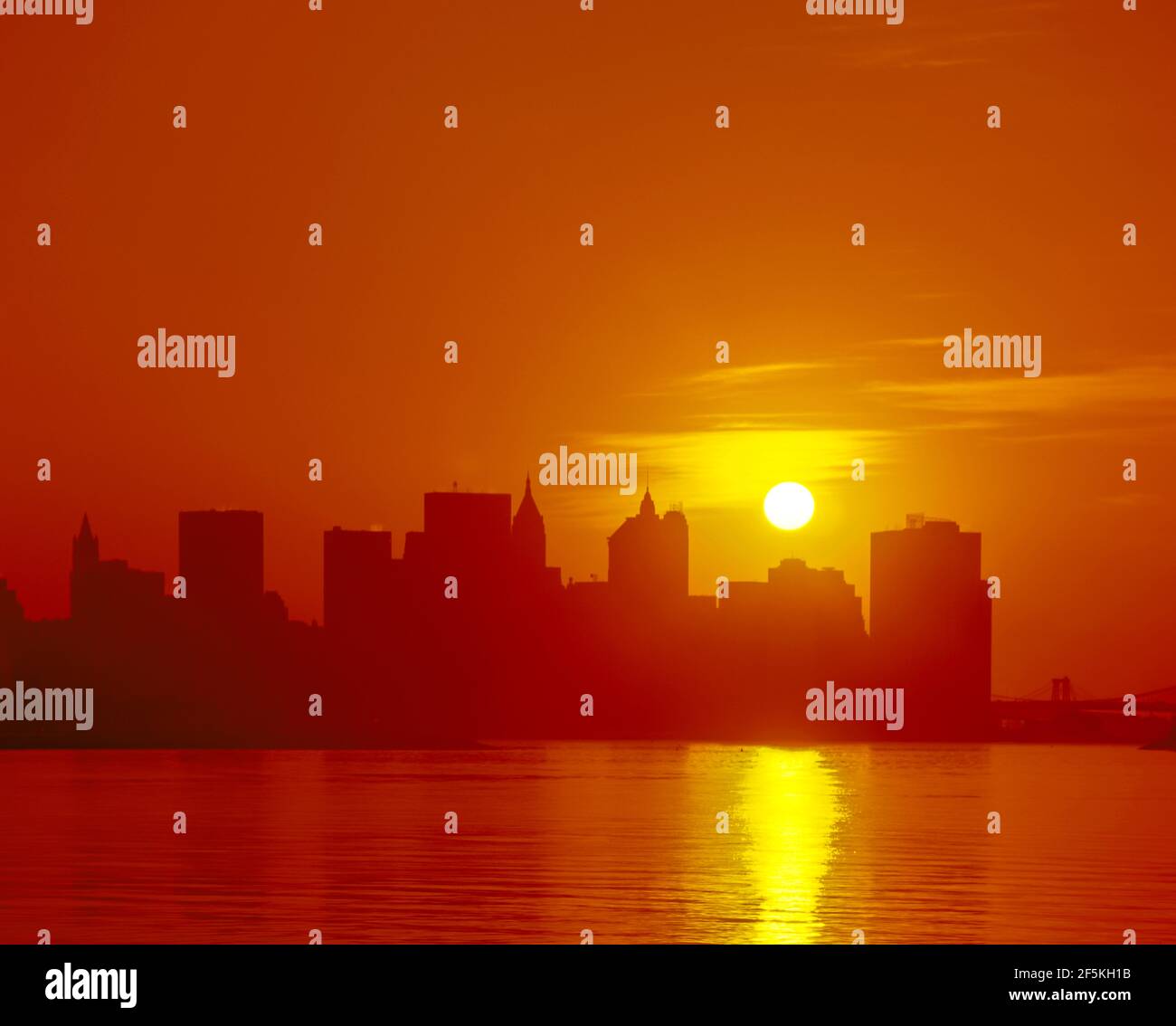 Lower manhattan 2003 hi-res stock photography and images - Alamy
