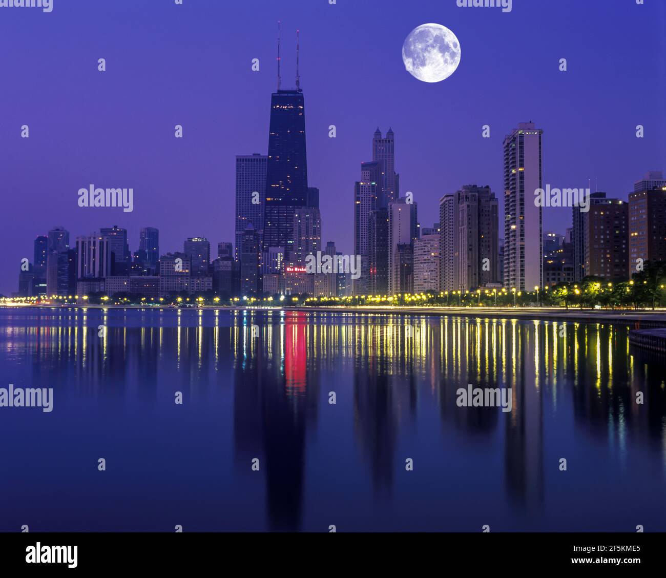2003 HISTORICAL LAKESHORE BEACH AND DOWNTOWN SKYLINE LAKE MICHIGAN ...