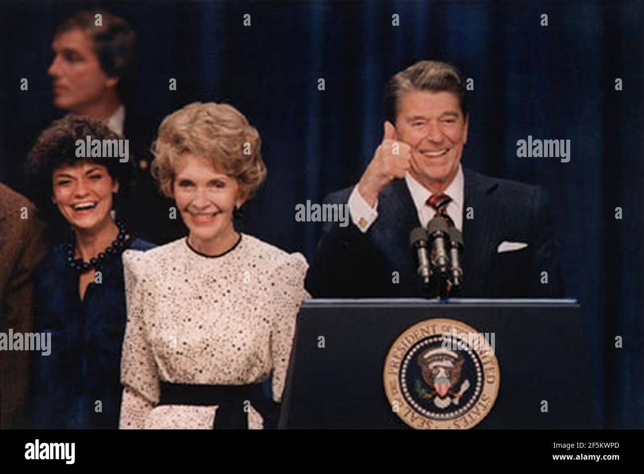 Reagan reelection thumbs up 1984 Stock Photo - Alamy