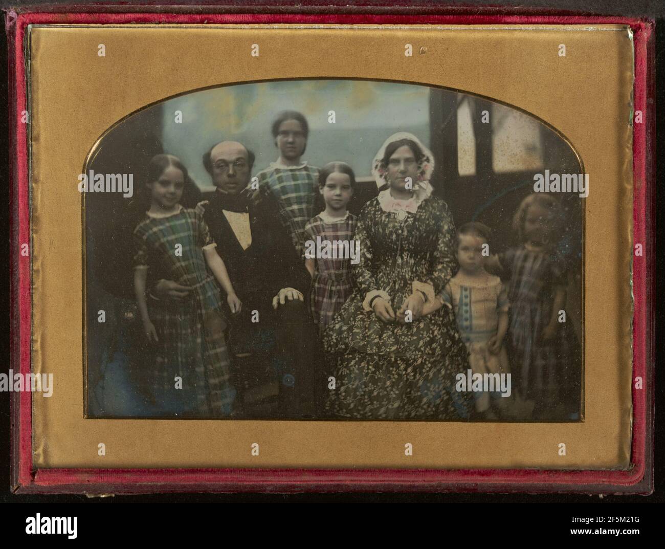 Group portrait of an Unidentified Family. Unknown Stock Photo - Alamy
