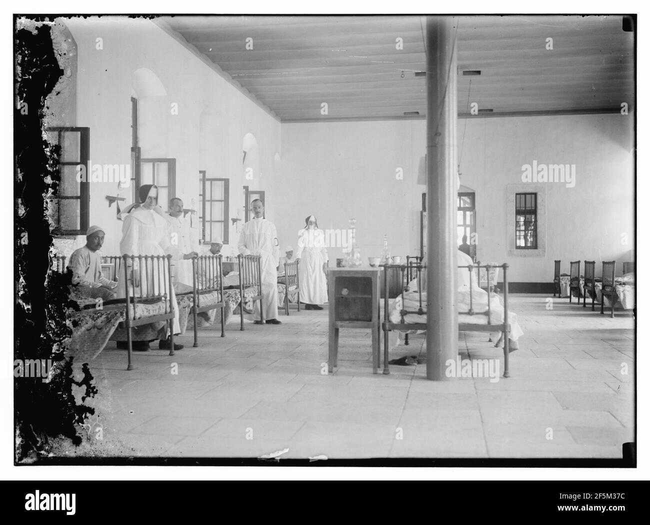 Red crescent Cut Out Stock Images & Pictures - Alamy