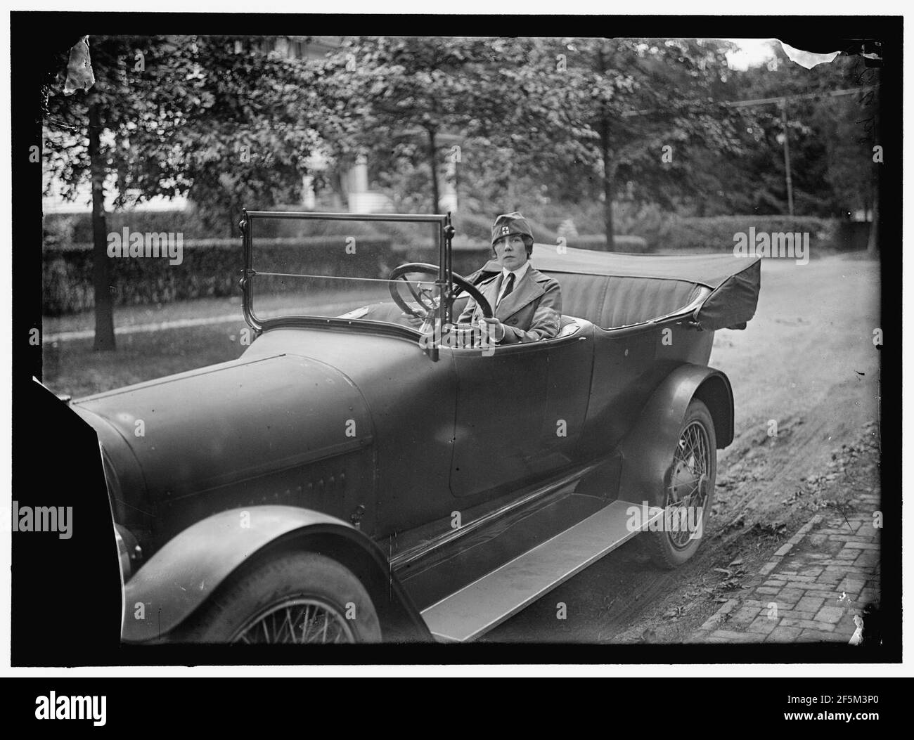RED CROSS MOTOR CORPS. GROUPS Stock Photo - Alamy